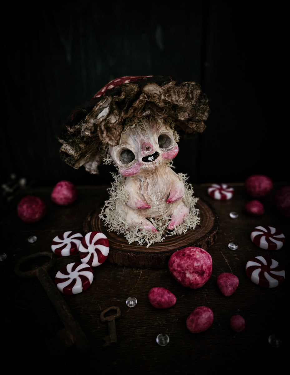 4.7" Toadstool – Agatha Black