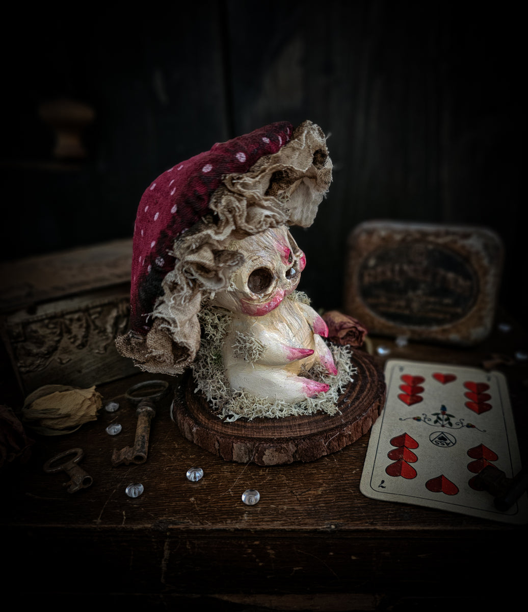 4.7" Toadstool – Agatha Black